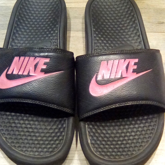 Nike | Other | Nike Sander Flip Flops Man Bed Grandpa Room Flat Leather ...